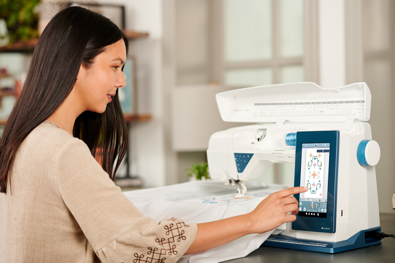 Husqvarna Viking Designer Sapphire 85 Sewing and Embroidery Machine ...