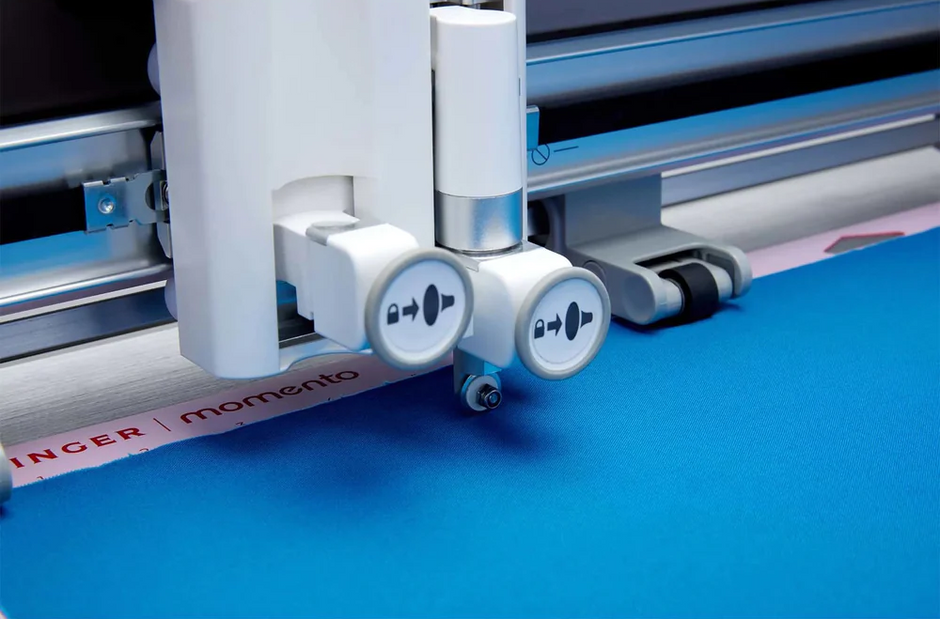 Singer Momento 24" Craft & Fabric Cutting Machine – World Weidner